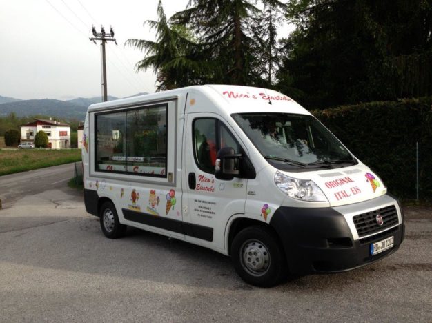 Ice-cream parlour food van for street food vending - Icecar set-ups
